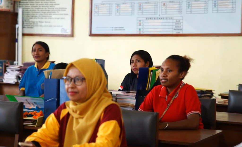 Kaum Guru Perempuan di Papua Melawan Keterbatasan – TSE GROUP